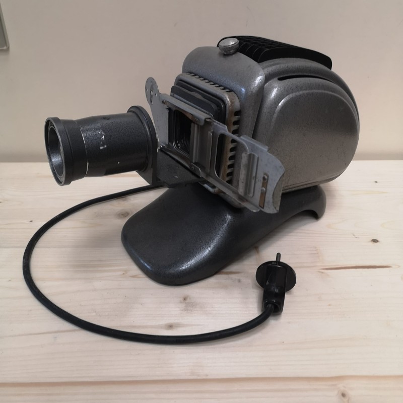 Ancien projecteur de diapositive NORIS