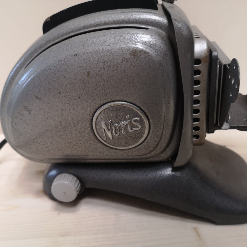 Ancien projecteur de diapositive NORIS